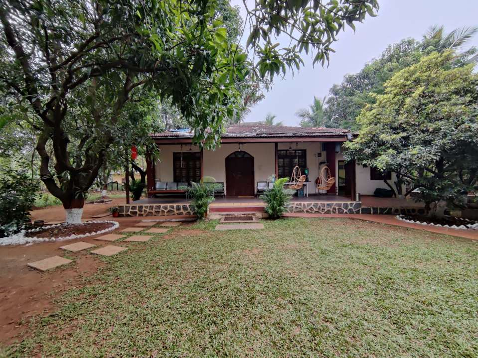 Mandewal Farmhouse & Villa in Karjat for Family Stay